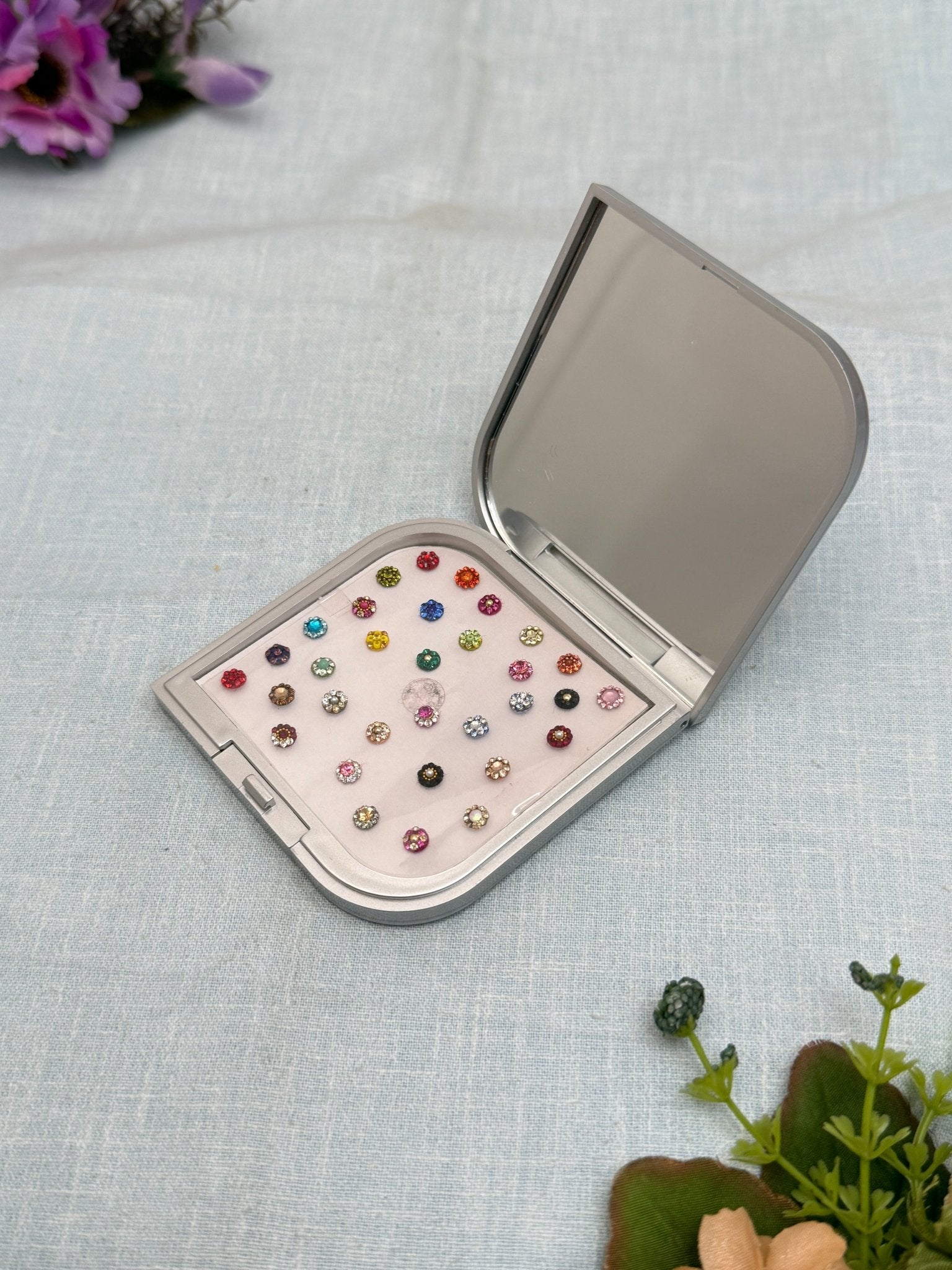 Luxurious Grand Bindi Box 300 - Mahilas