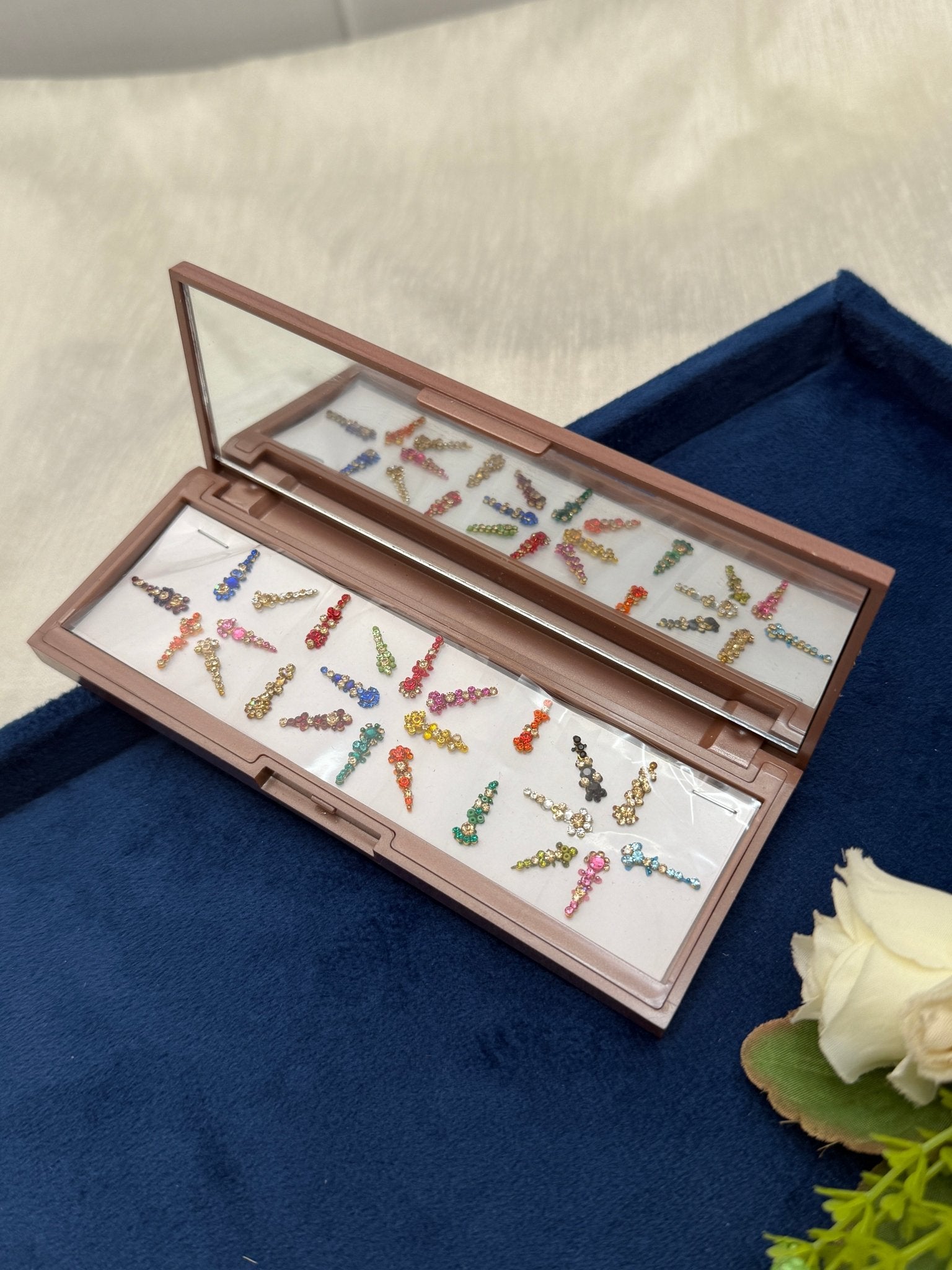 Premium Grand Bindi Box 162 - Mahilas